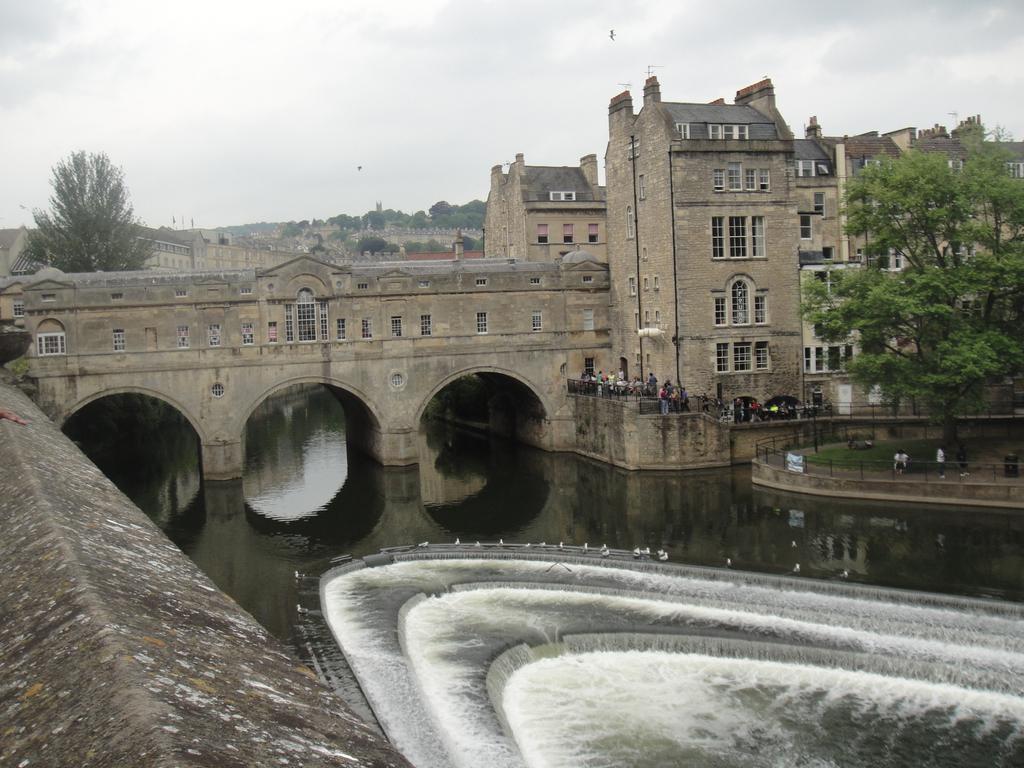 Best tour in Bath. River cruise and canal walk