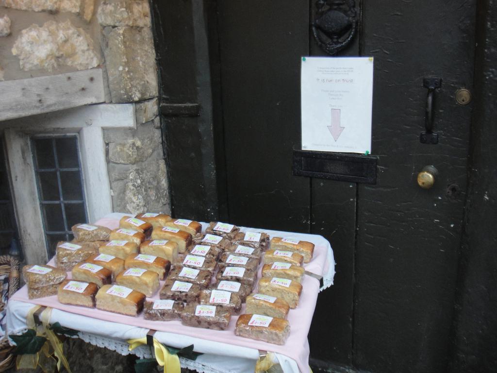 castle_combe_shop | Trip Insiders