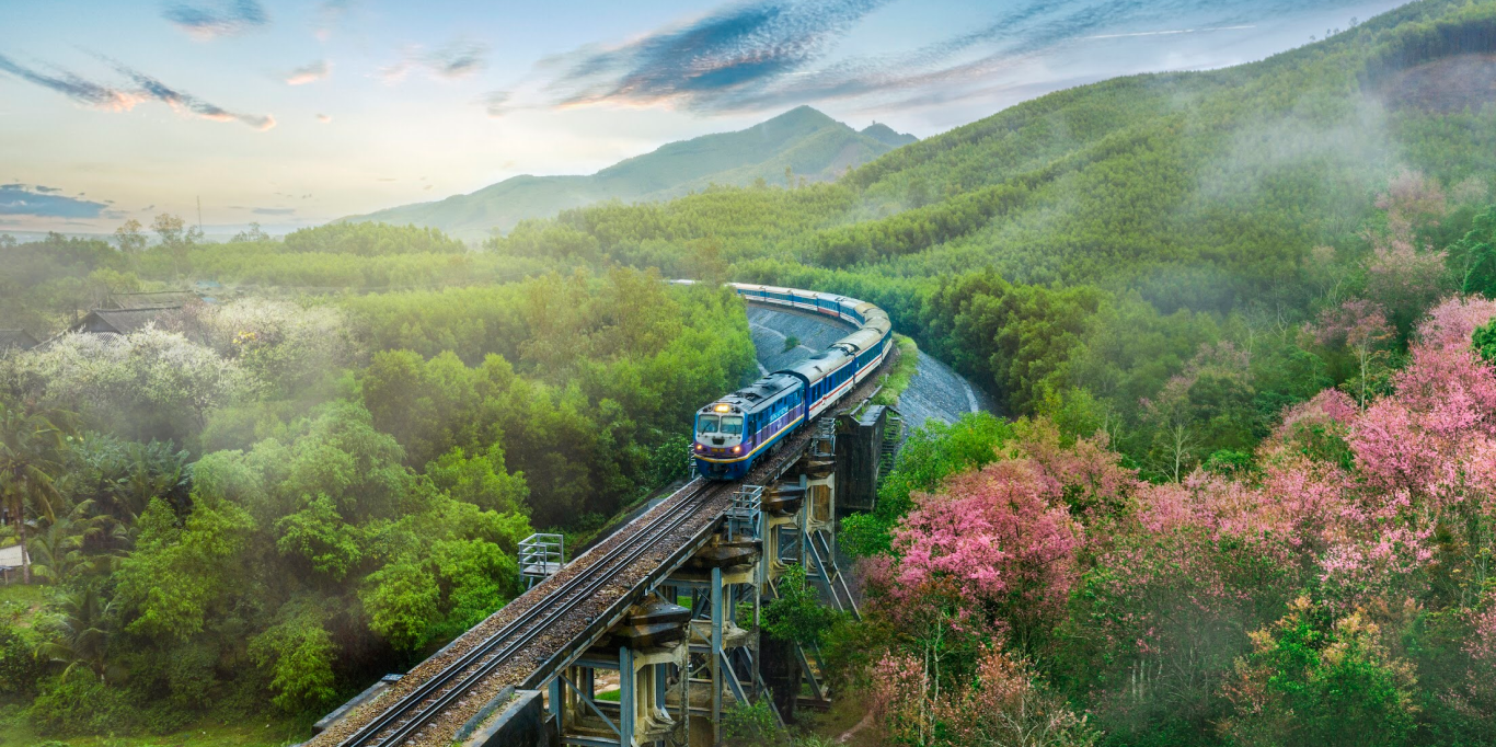 The Complete Guide for Buses and Trains in Vietnam